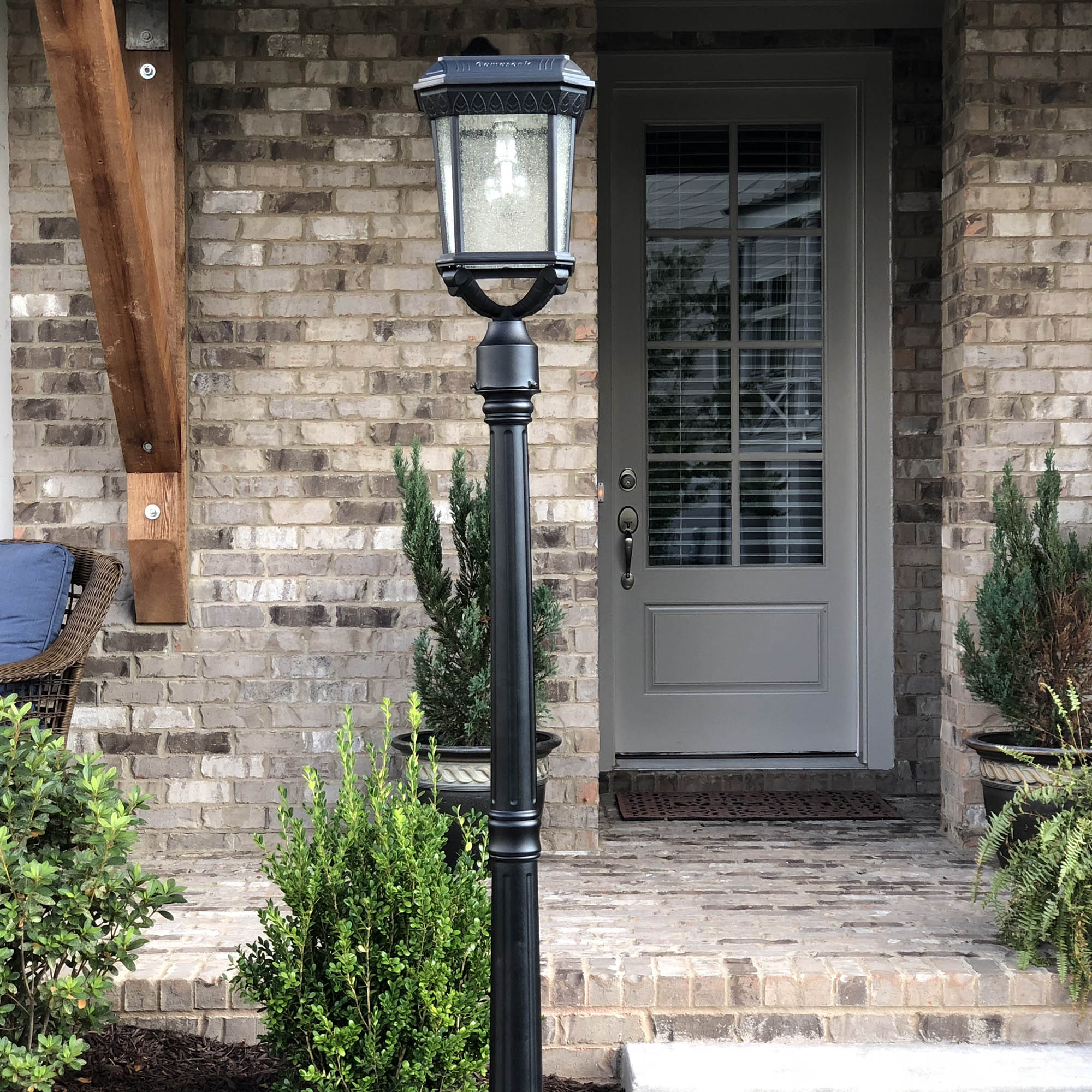 Gama Sonic Colonial Black Solar Light With GS Solar Light Bulb - 3" Fi ...