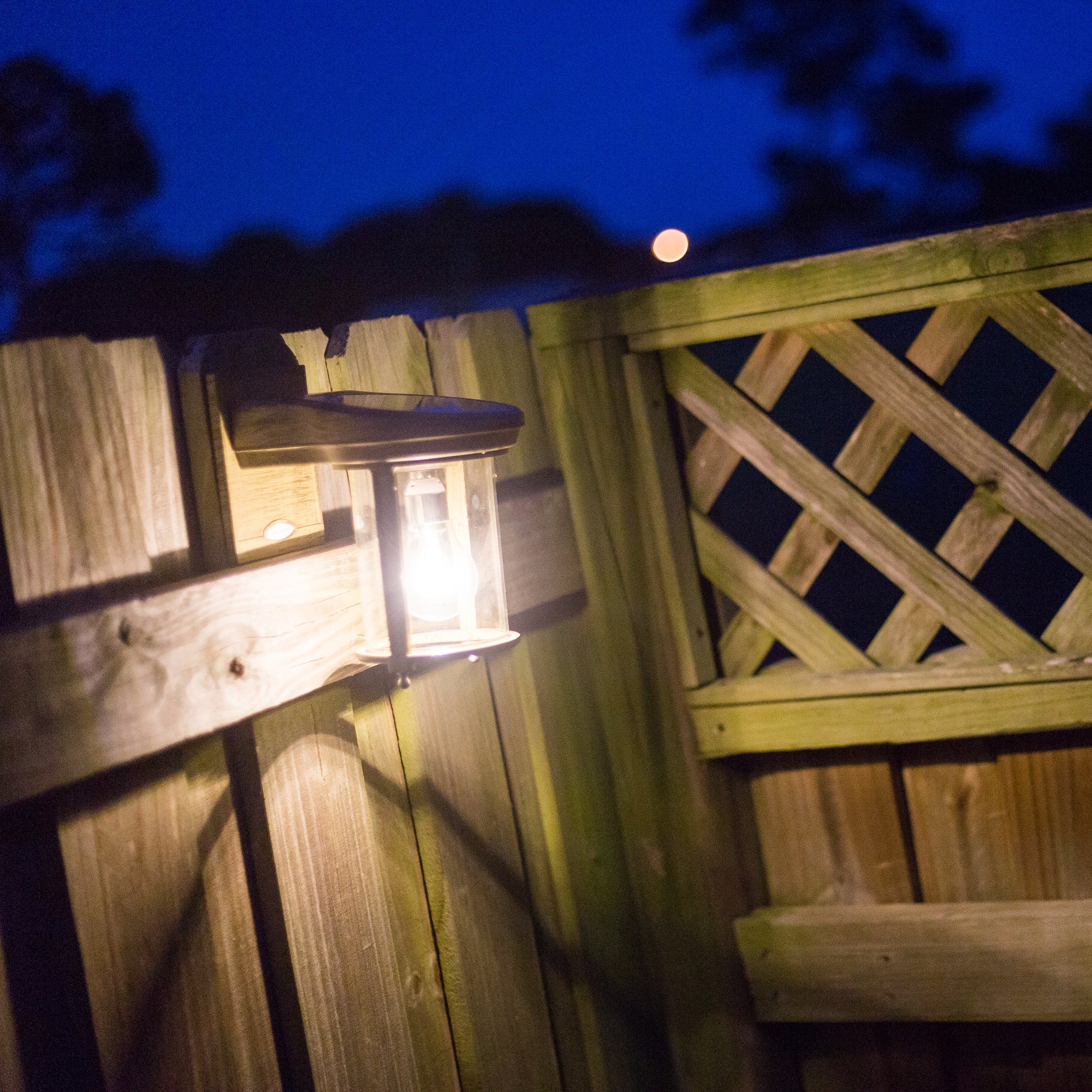 Gama Sonic Solar Coach Lantern in Weathered Bronze Cast Aluminum ...