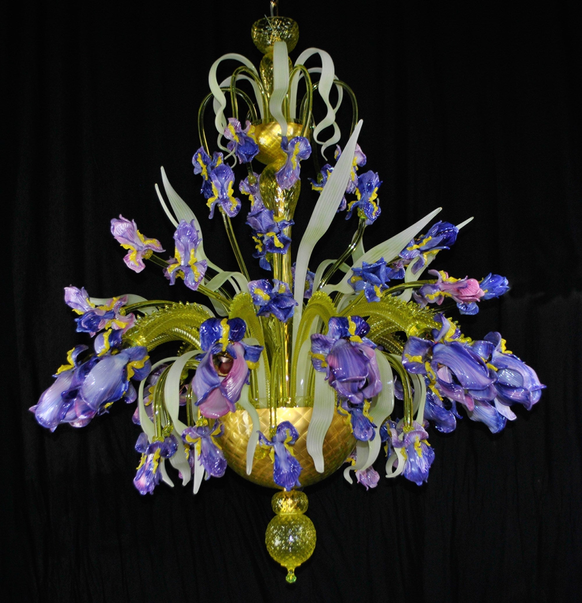 Vetreria Artistica Rosa Iridaceo 12-Lights Yellow Crystal Base With Pu ...